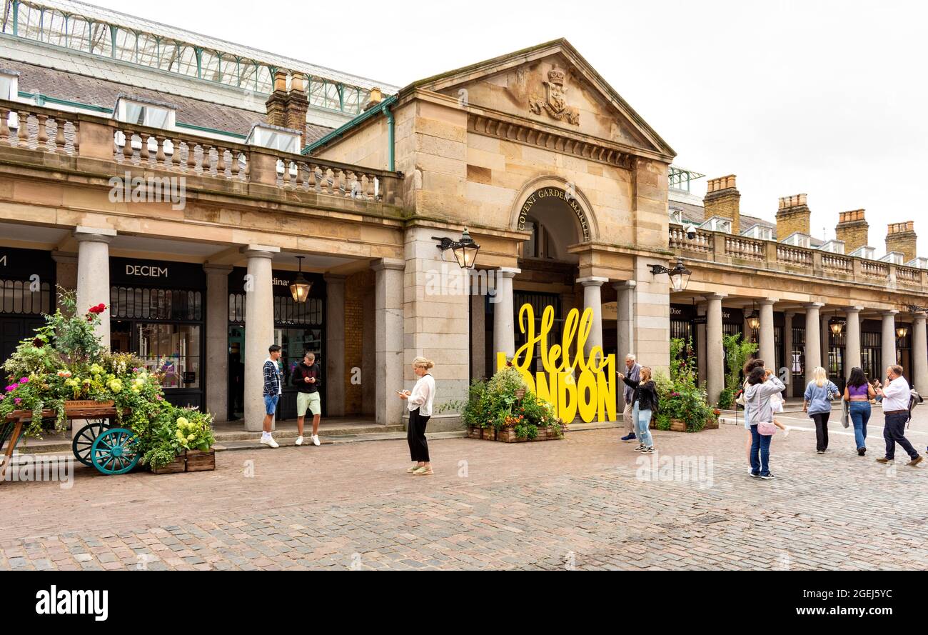 LONDON COVENT GARDEN MARKET THE MAIN BUILDING FACADE Stock Photo - Alamy