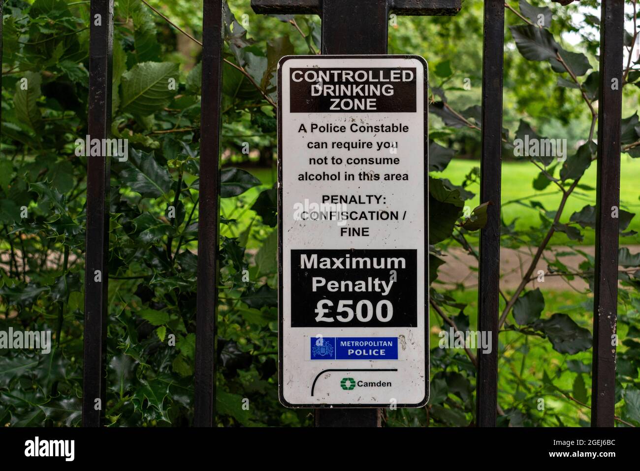 Safety guidance signs hi-res stock photography and images - Alamy