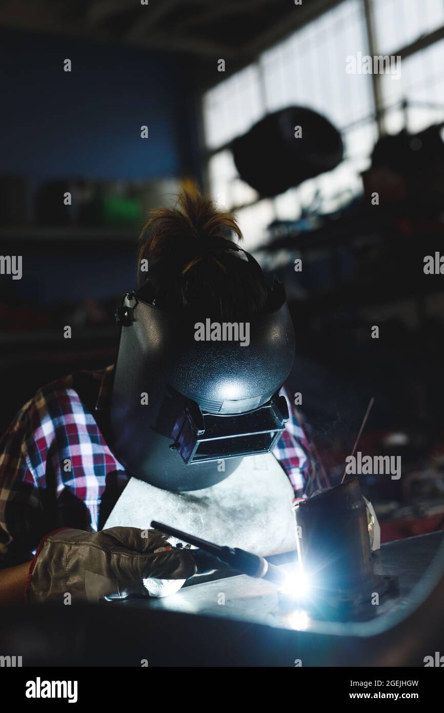 Welding vehicle hi-res stock photography and images - Alamy