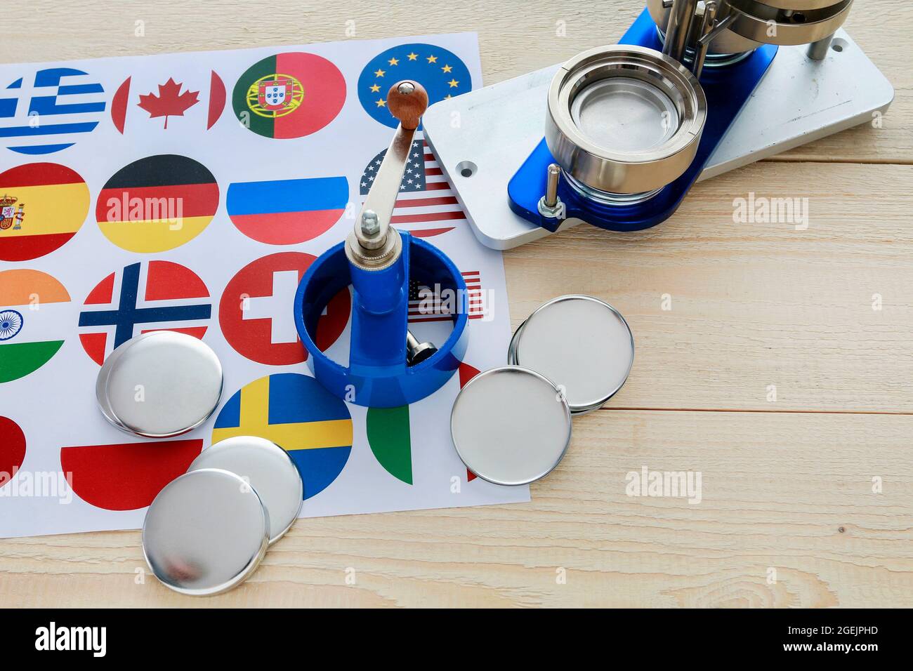 How to make button badges with different country flags. Step by step ...