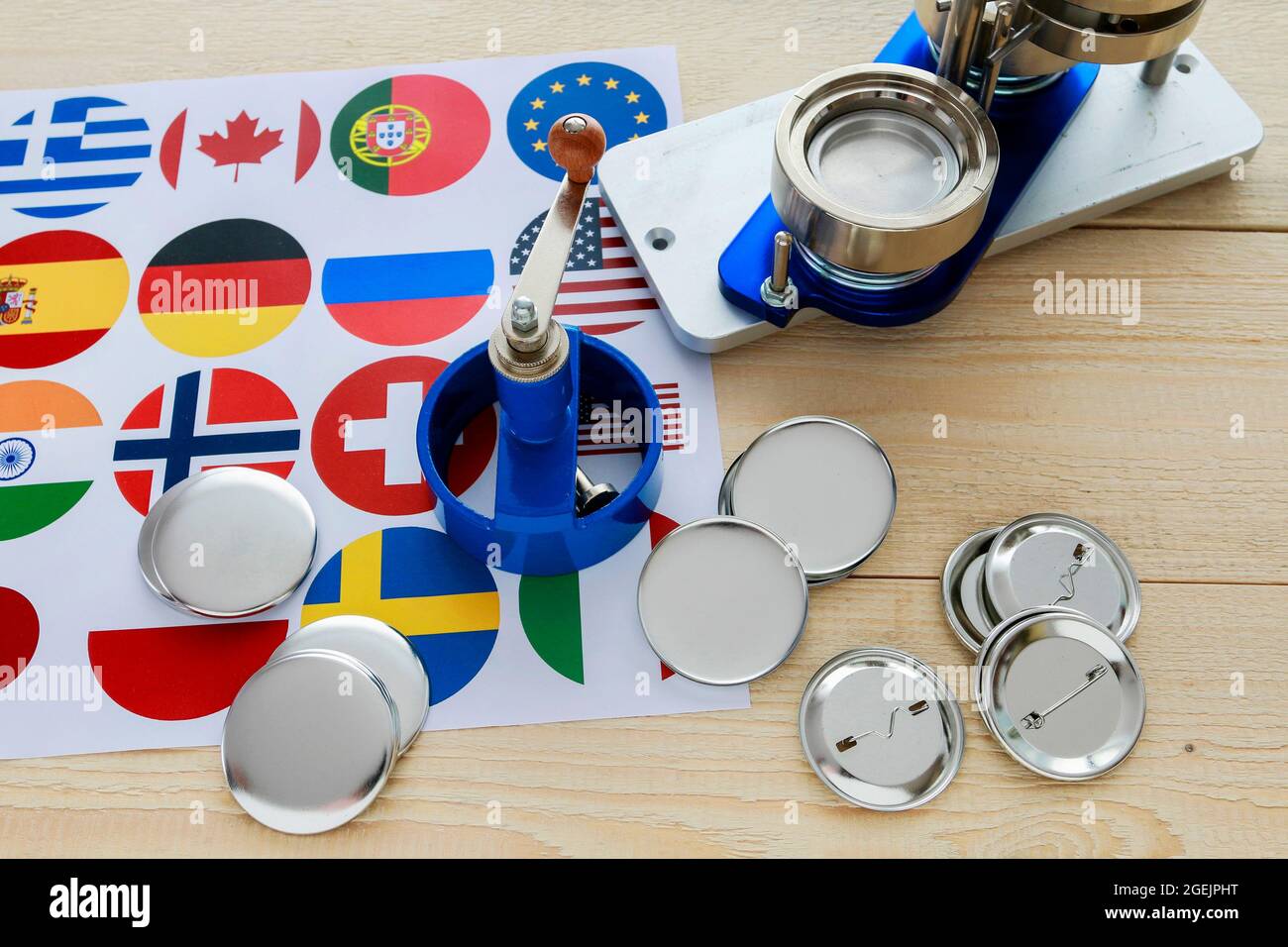 How to make button badges with different country flags. Step by step ...