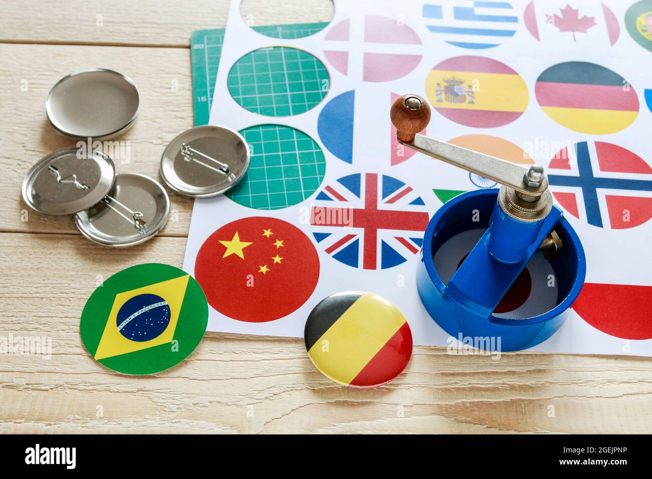 How to make button badges with different country flags. Step by step ...