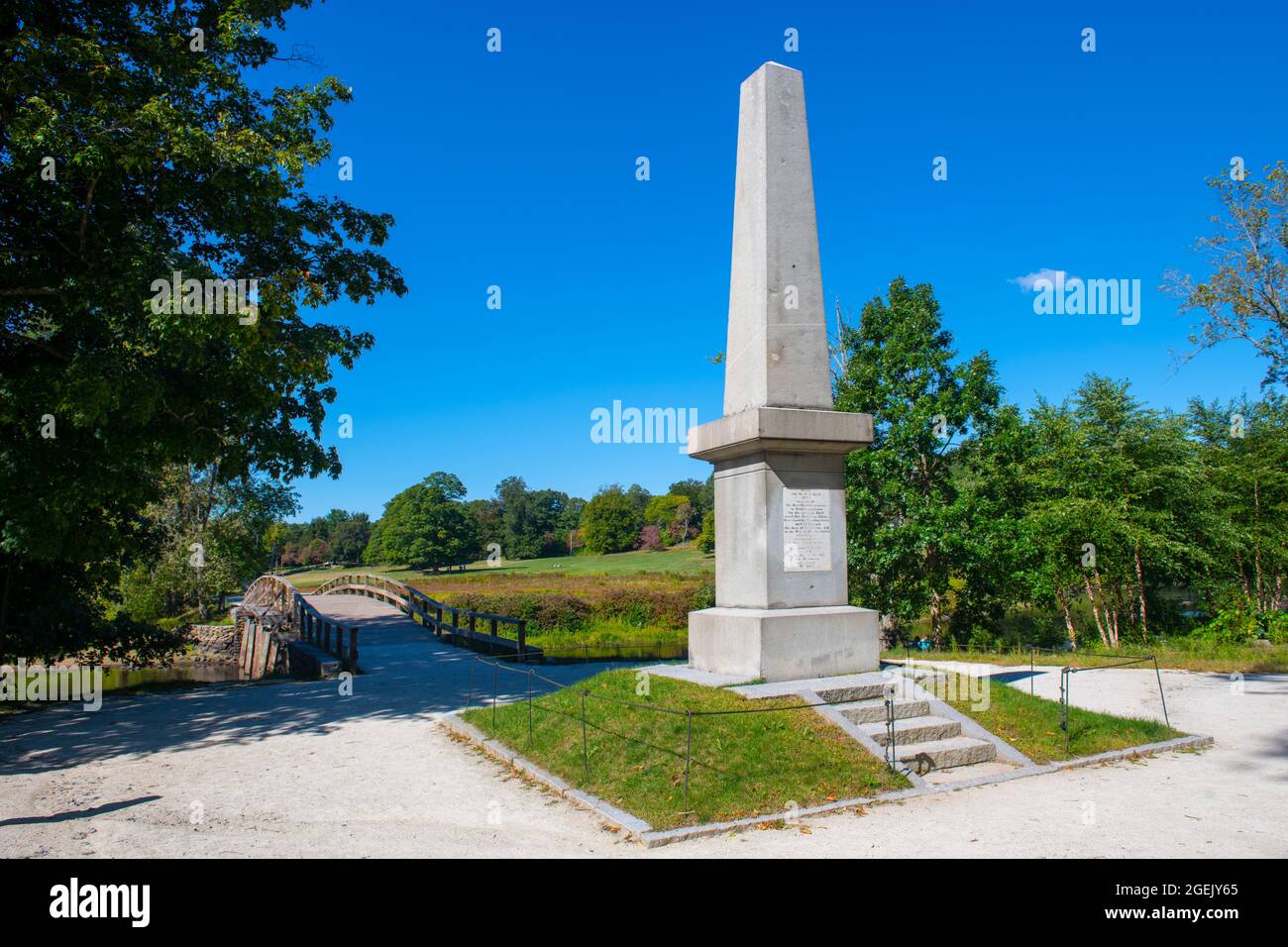Historic Memorial obelisk in Old North Bridge park in Minute Man ...