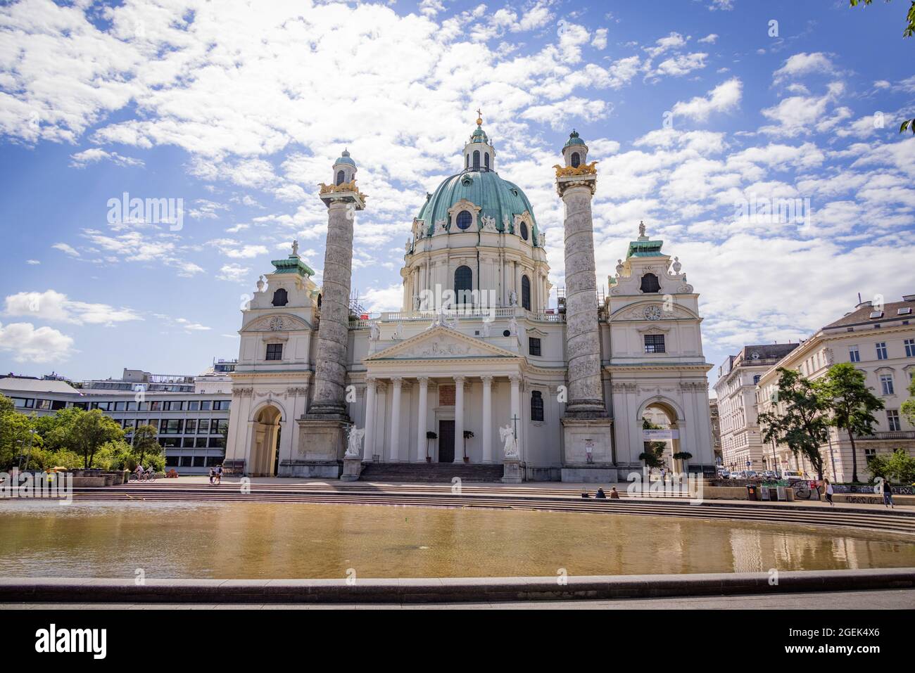 Wien vienna karlskirche karls hi-res stock photography and images - Alamy