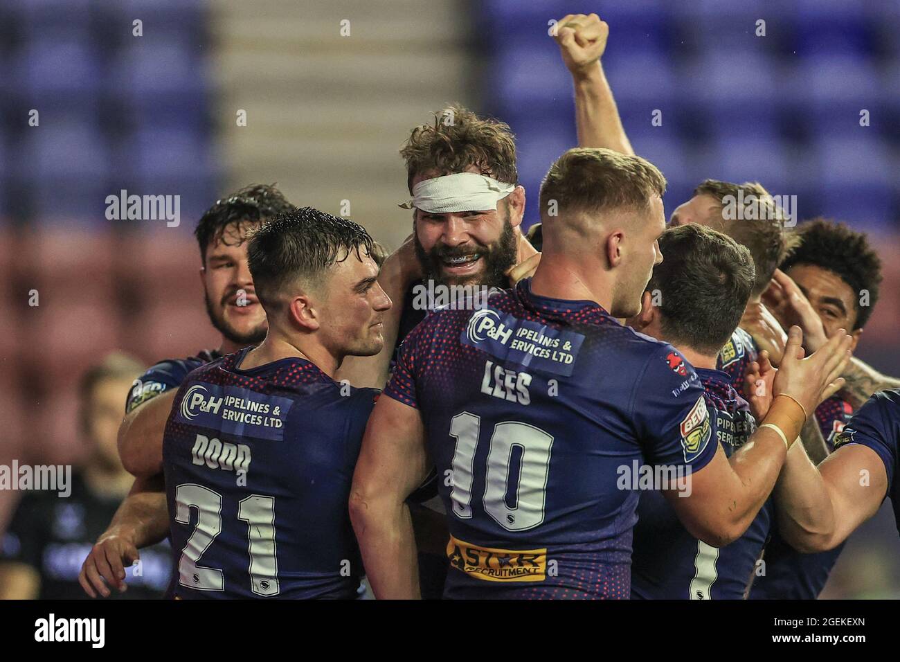 Alex Walmsley (8) of St Helens celebrates his try Stock Photo - Alamy