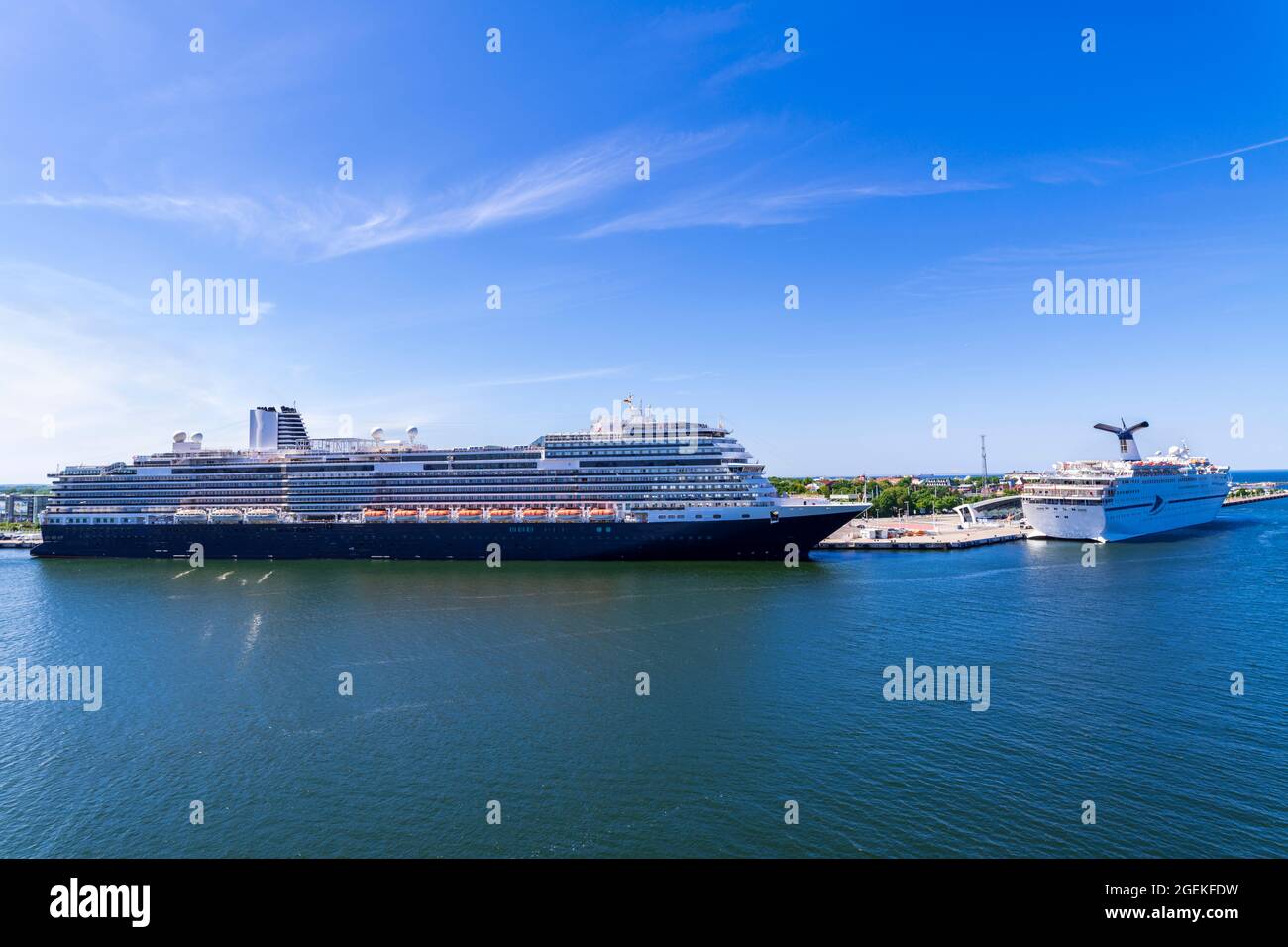 Cruise ships in the port of Rostock Stock Photo - Alamy