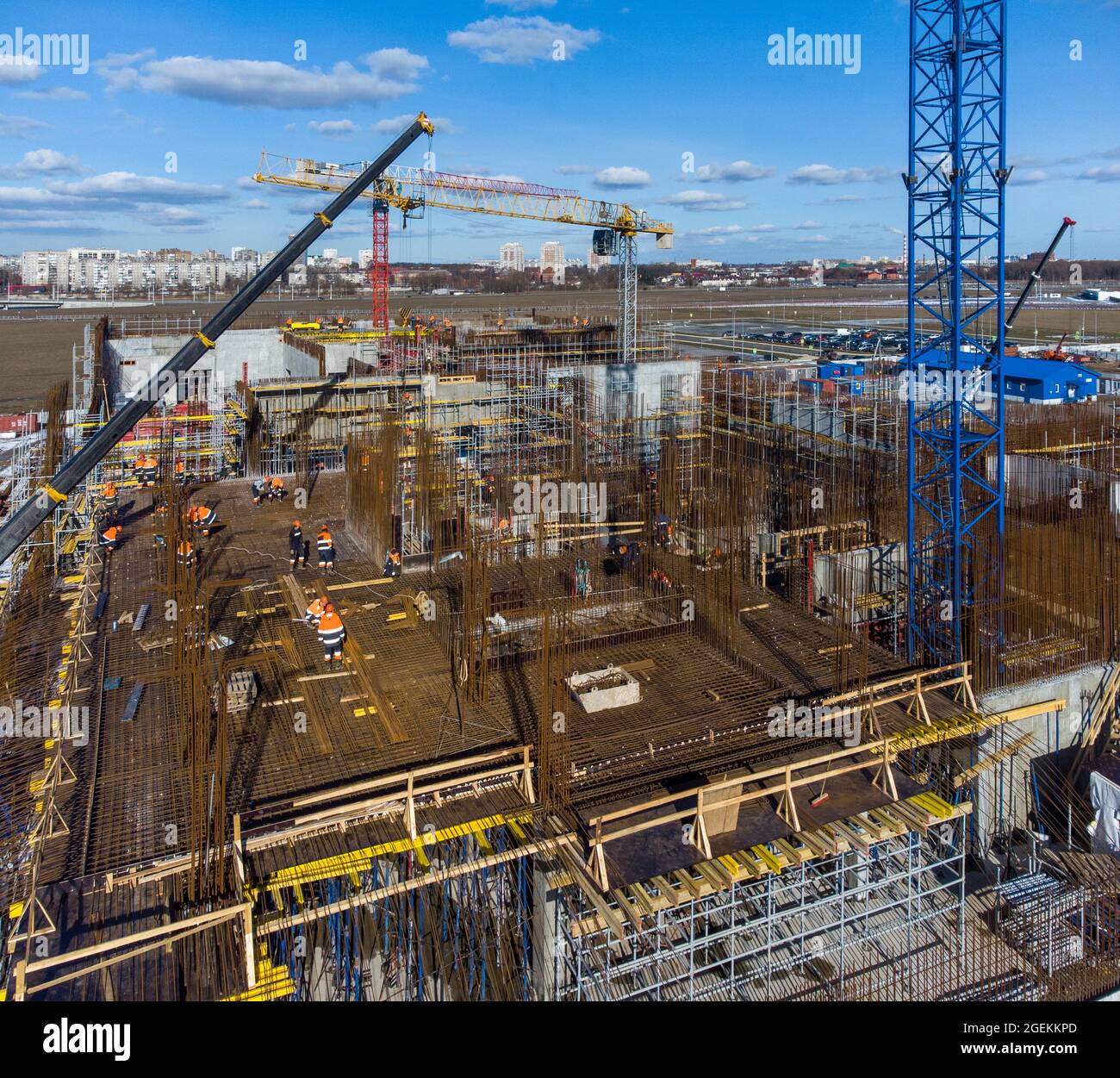 Construction site with unfinished building Stock Photo - Alamy