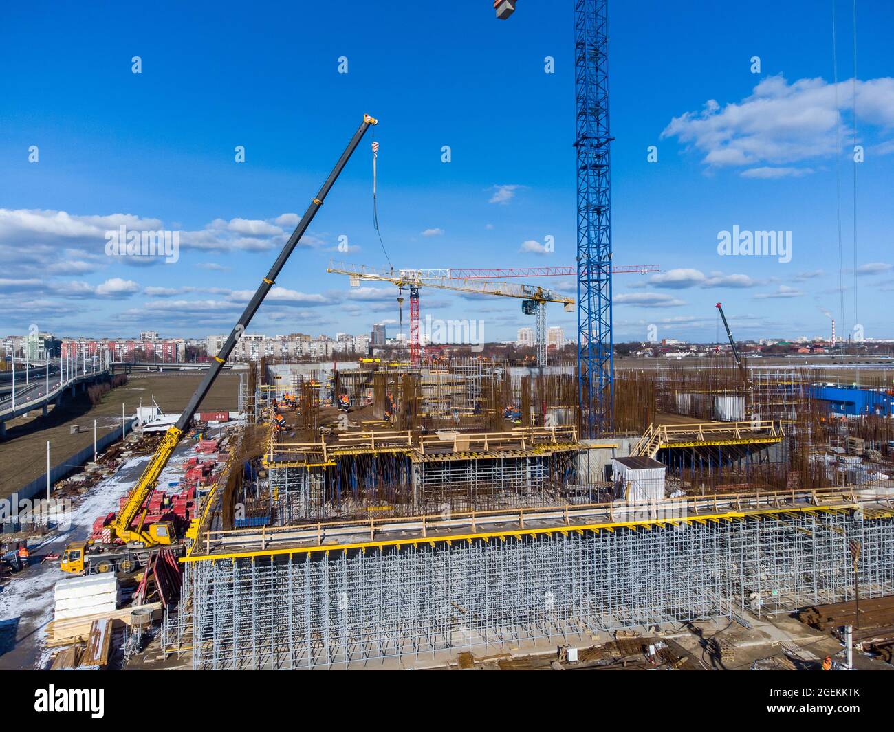 Construction site with unfinished building Stock Photo - Alamy