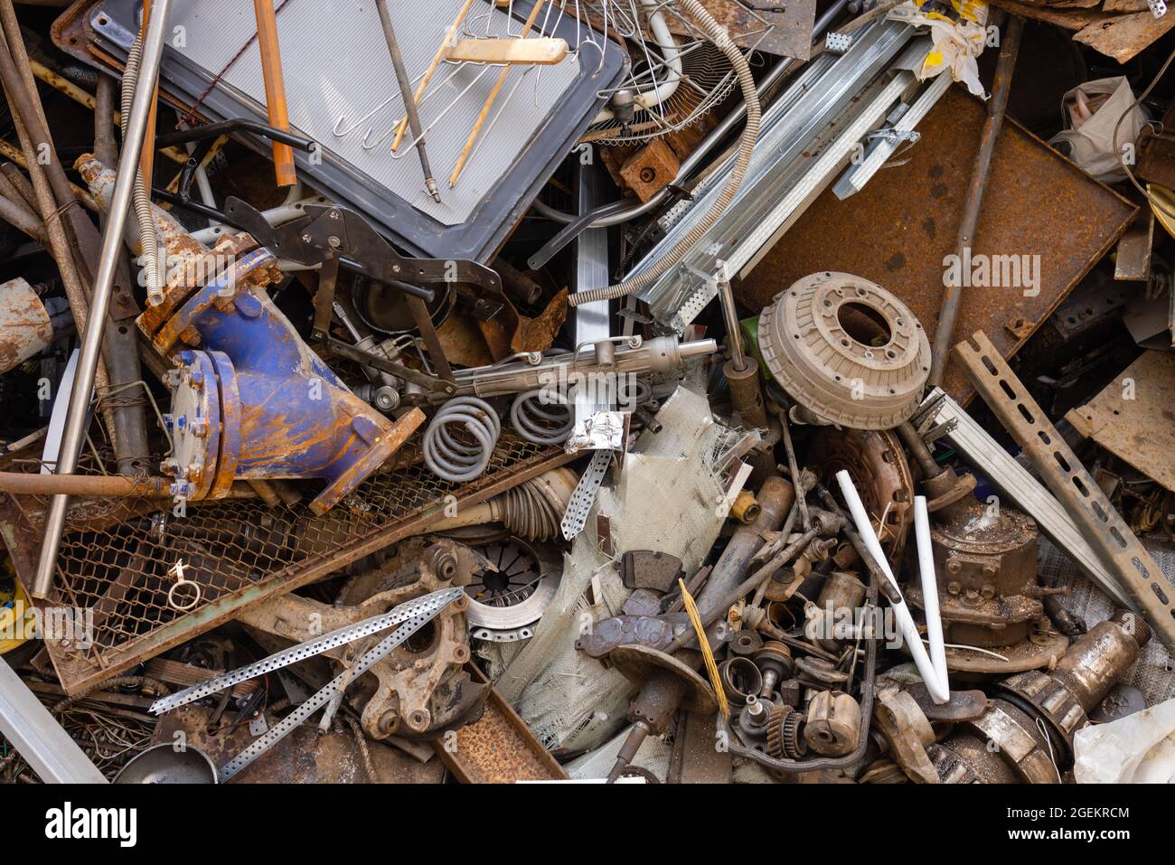 Scrap metal in railway cars.. Scrap yard, metal rubbish stock Stock ...