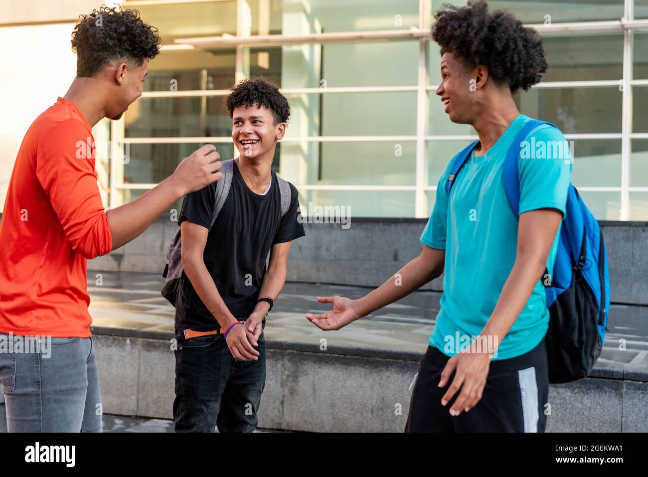 3 friends meeting hi-res stock photography and images - Alamy