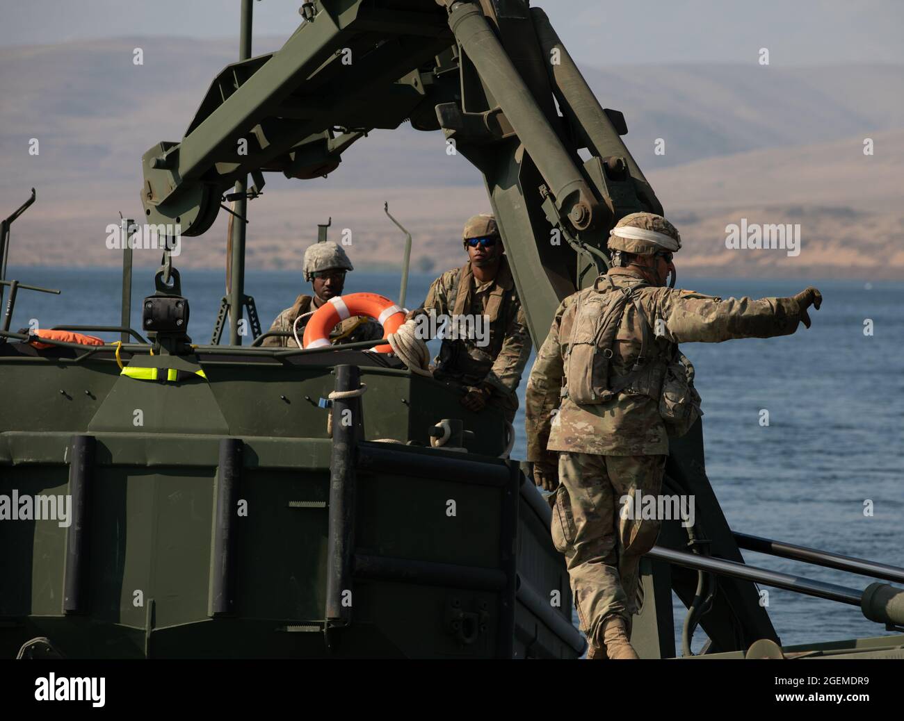 U.S. Army soldiers, from the 671st Multi-Role Bridge Company, 321st ...