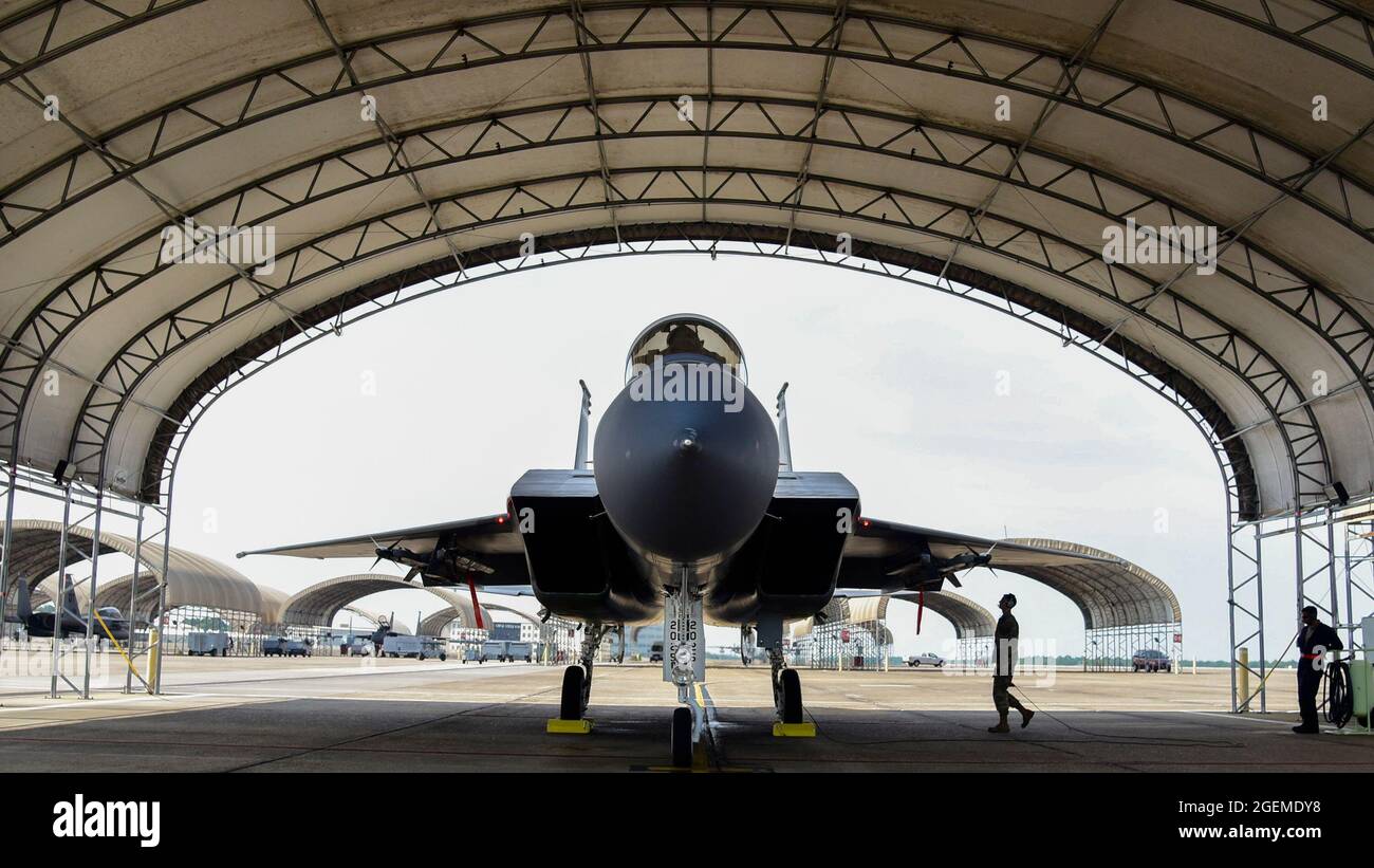 96th aircraft maintenance squadron hi-res stock photography and images ...