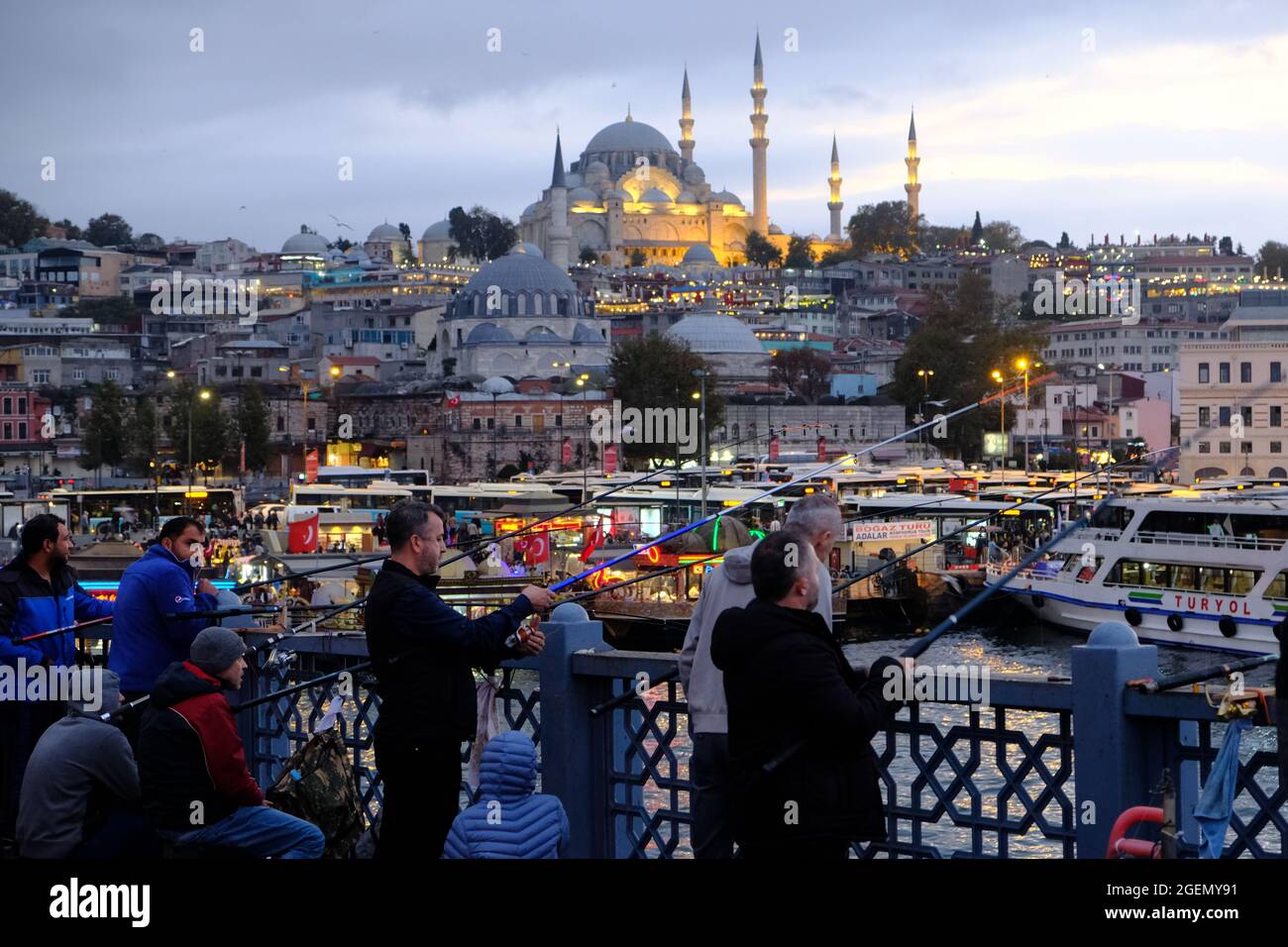 Turkey Istanbul - Fishing from Galata Bridge Stock Photo - Alamy