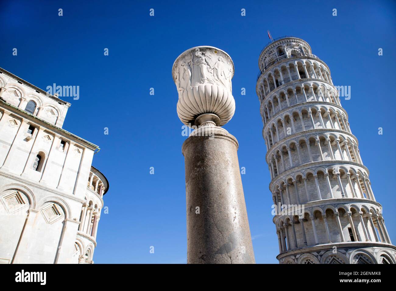 Perspective view of the architecture of the Leaning Tower of Pisa ...