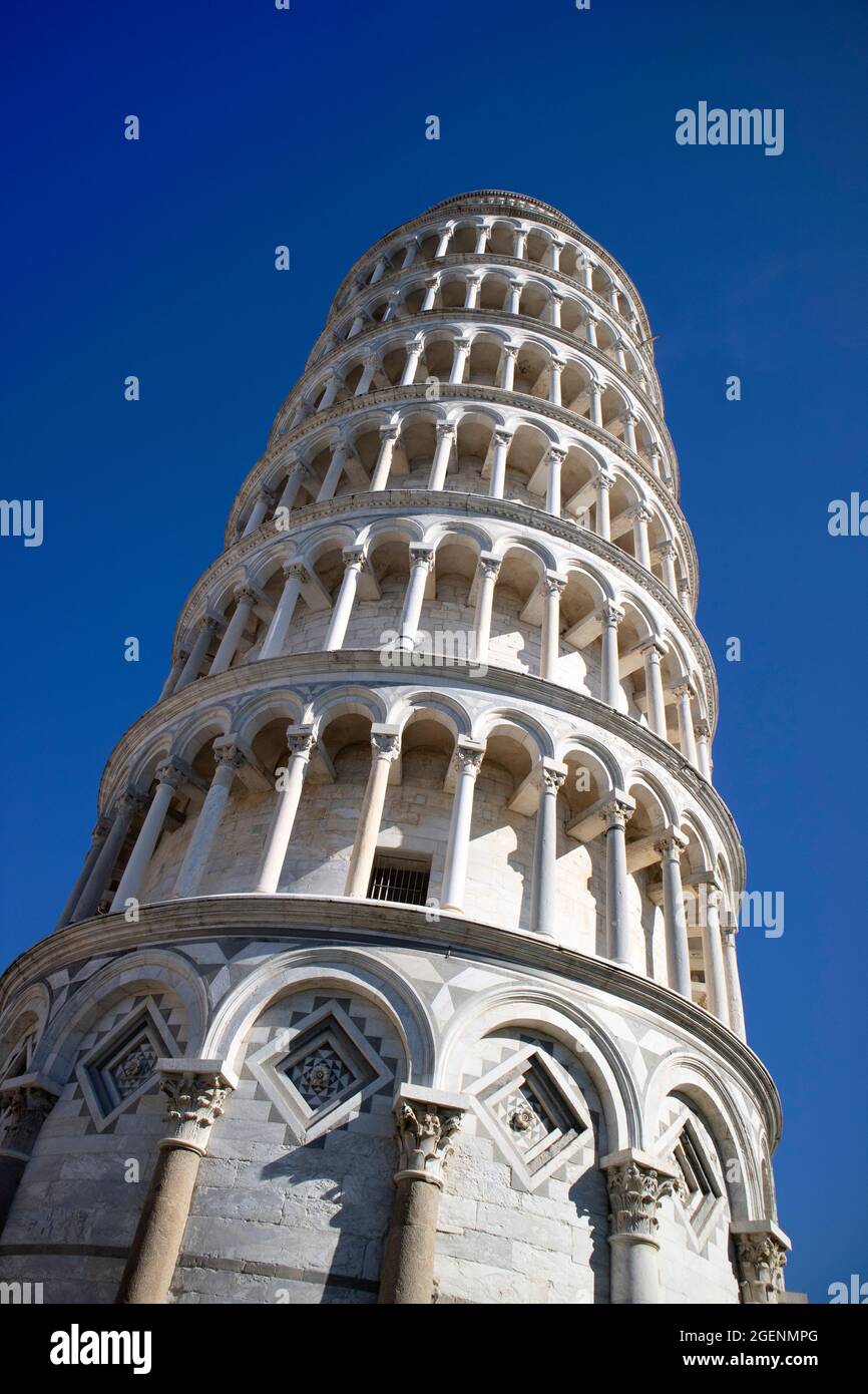 Perspective view of the architecture of the Leaning Tower of Pisa ...