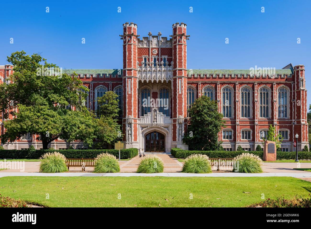 Sunny view of the Bizzell Memorial Library of The University of ...