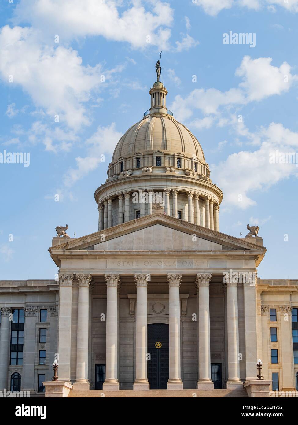 Sunny view of the State Capital building Oklahoma Stock Photo - Alamy