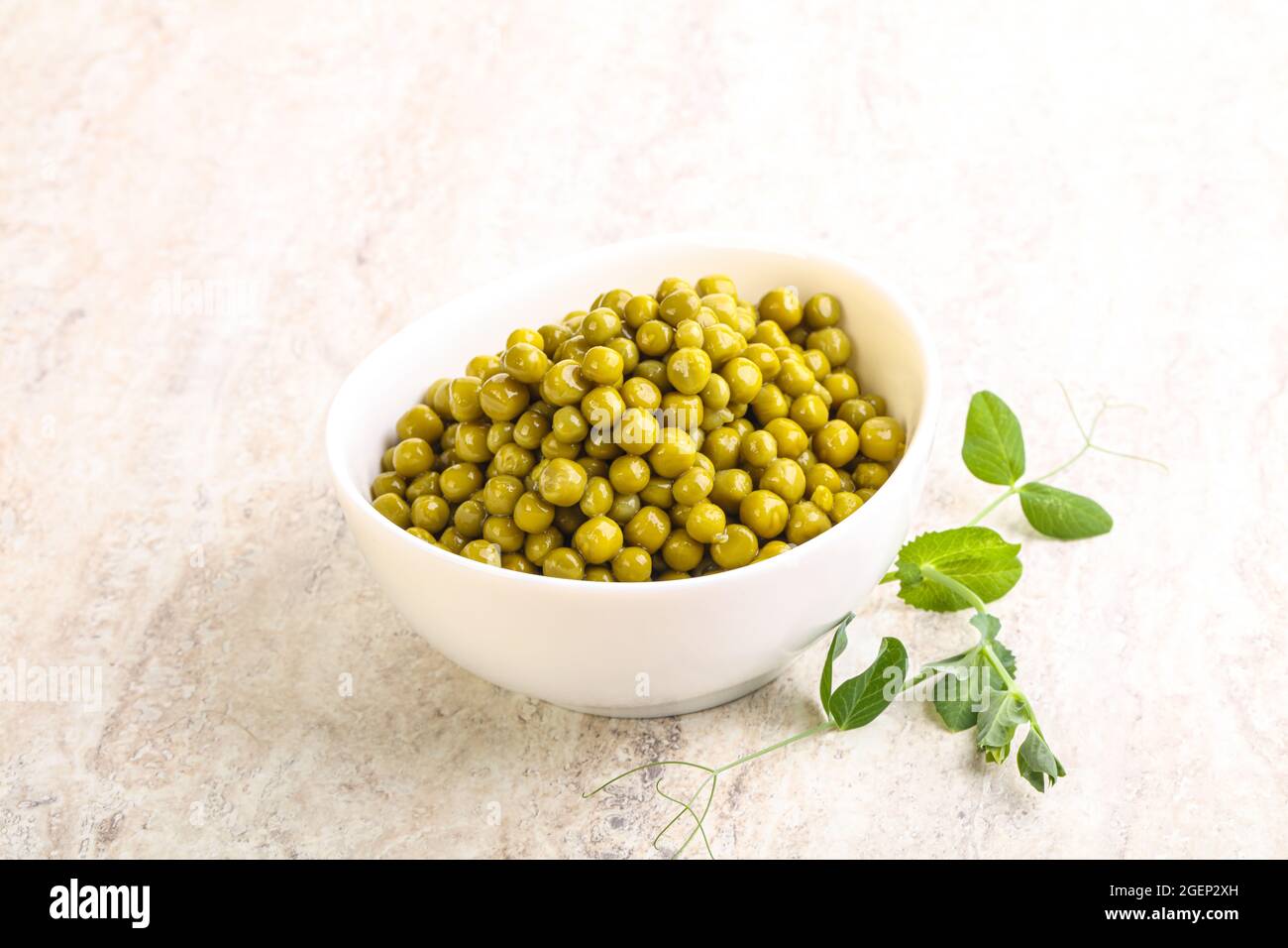 Marinated Young Green peas in the bowl Stock Photo - Alamy