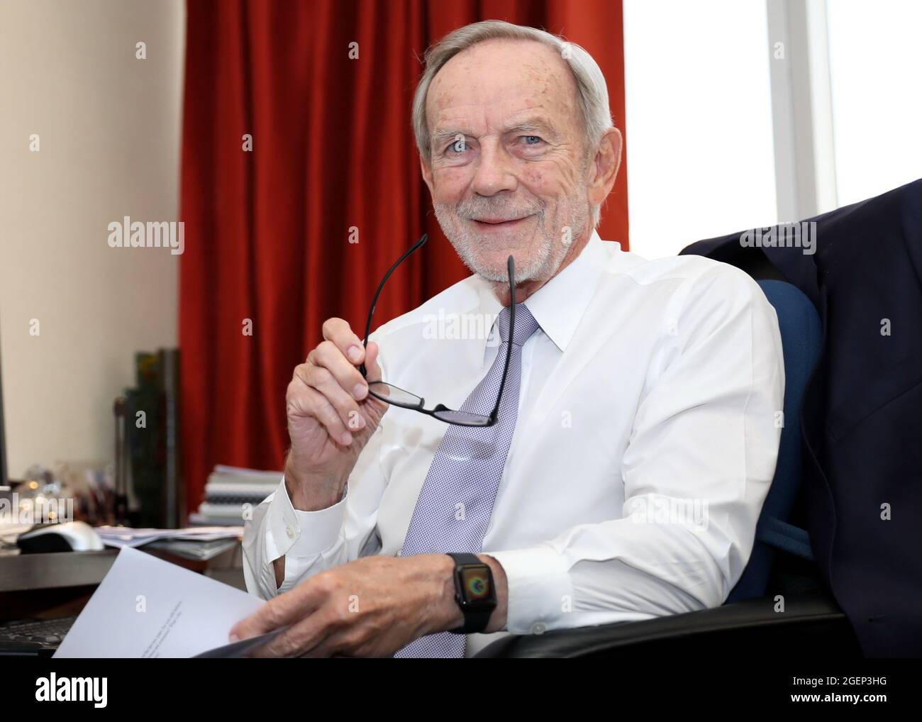 (210821) -- HONG KONG, Aug. 21, 2021 (Xinhua) -- U.S. businessman Jim ...