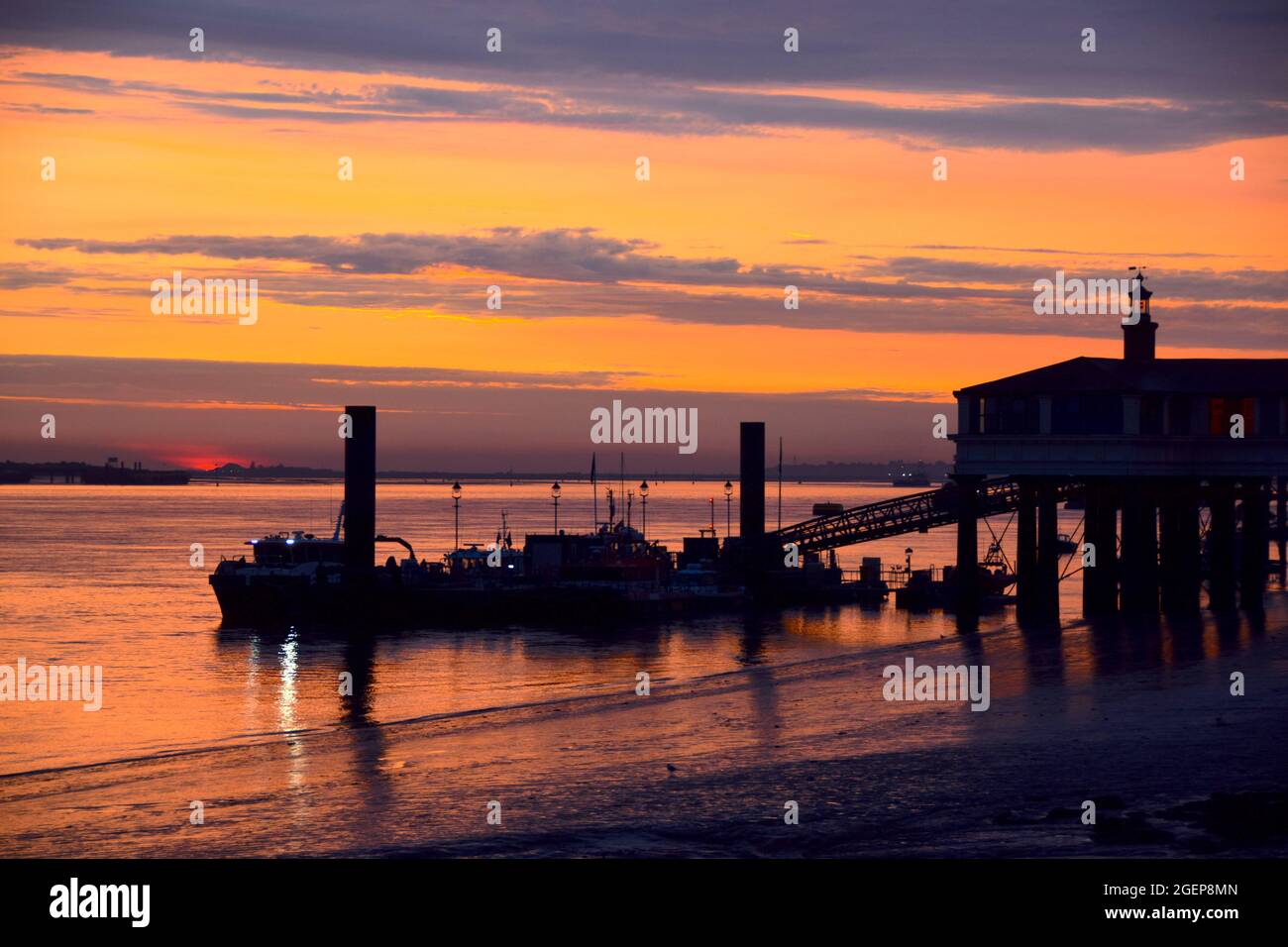 21/08/2021 Gravesend UK Dawn breaks above the River Thames near ...