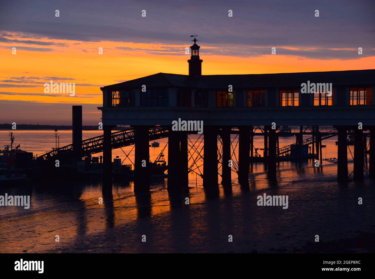 21/08/2021 Gravesend UK Dawn breaks above the River Thames near ...