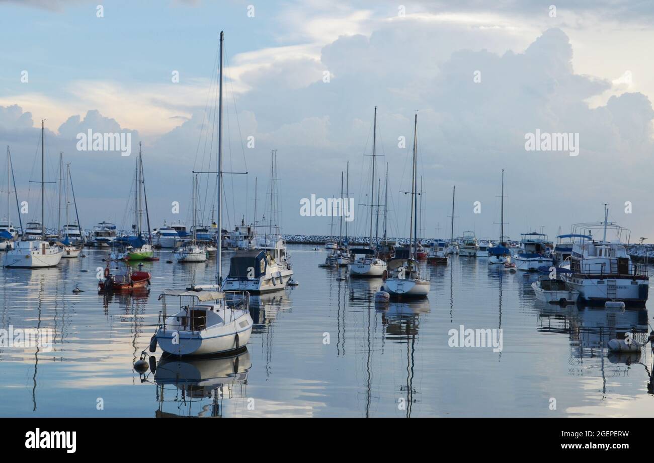 Manila yacht club hi-res stock photography and images - Alamy