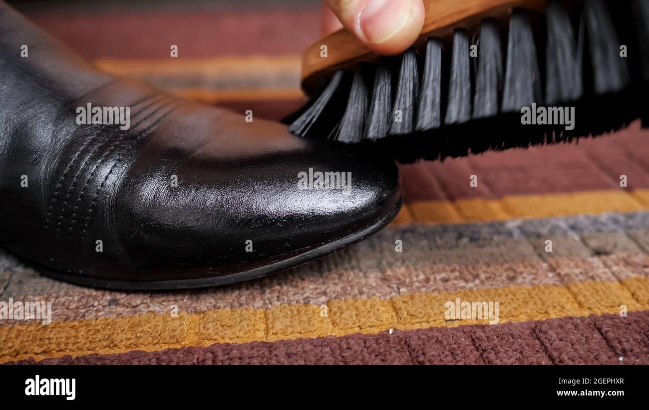 Black boot polish hi-res stock photography and images - Alamy