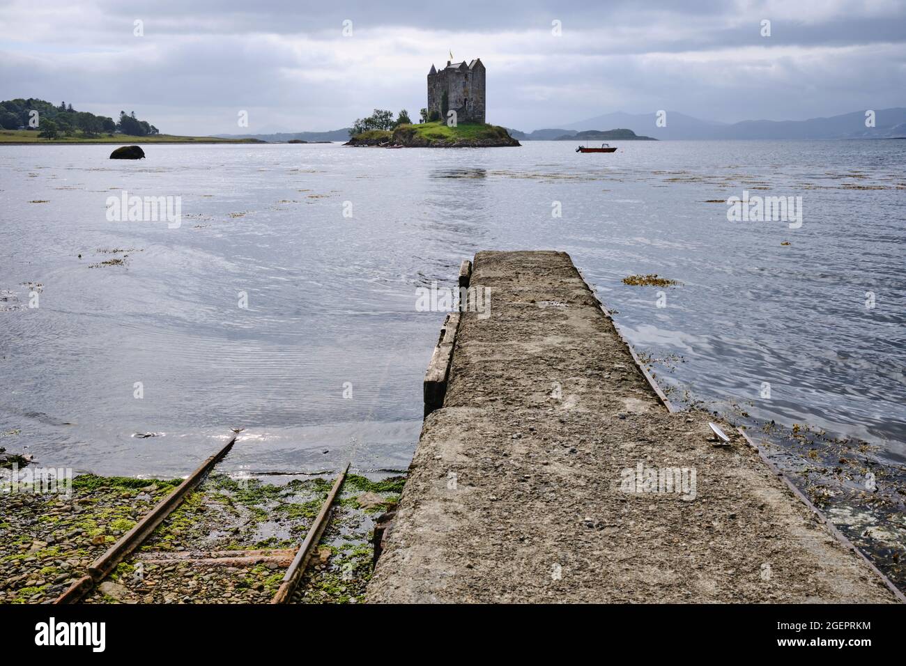Castle Stalker on a tidal islet on Loch Laich, an inlet off Loch Linnhe ...