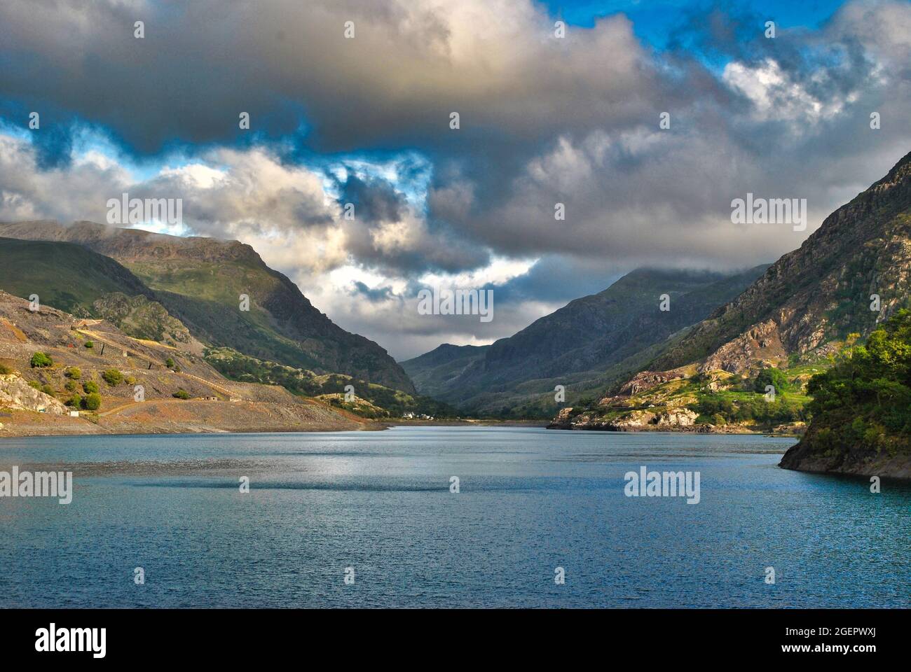 Beautiful views in Wales. Lake and mountains Stock Photo - Alamy