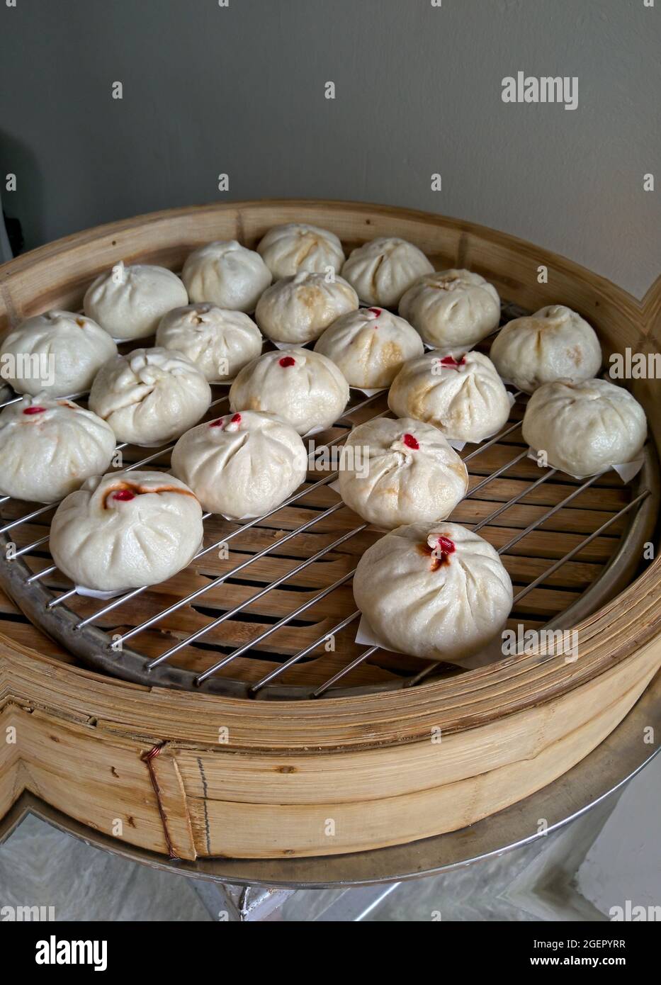 Bun shop hi-res stock photography and images - Alamy