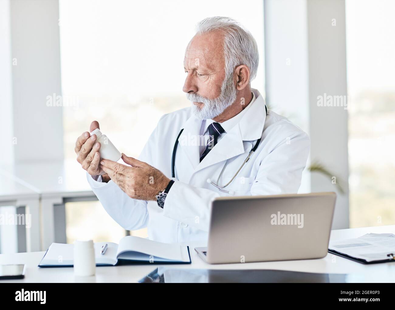 Hospital medication hi-res stock photography and images - Alamy