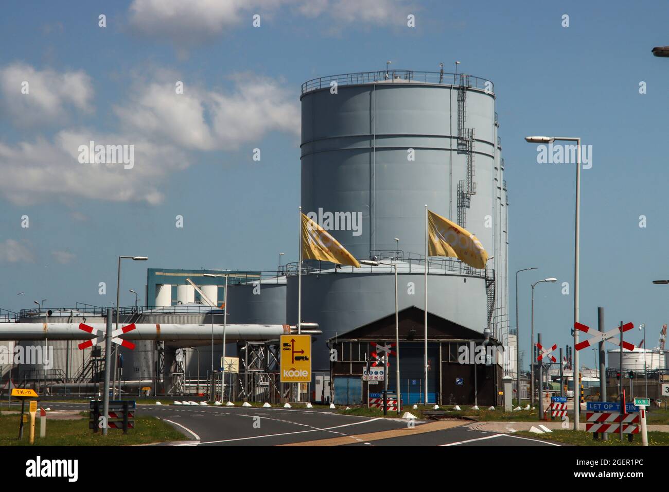 Pernis Refinery High Resolution Stock Photography and Images - Alamy