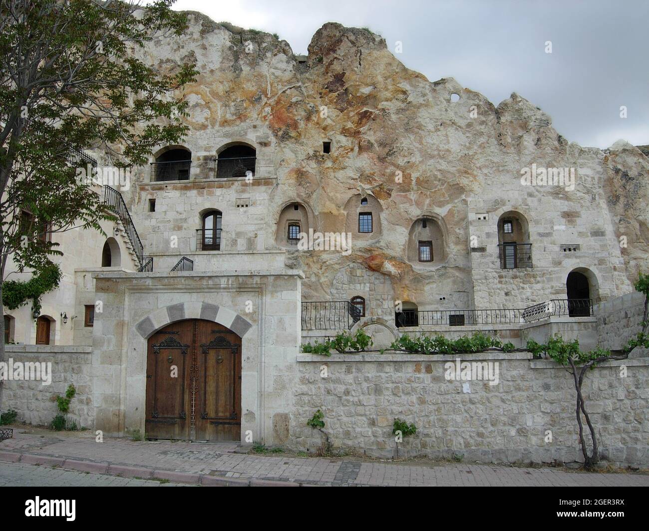 Landscape with panoramic view of an authentic cave house in Ürgüp ...