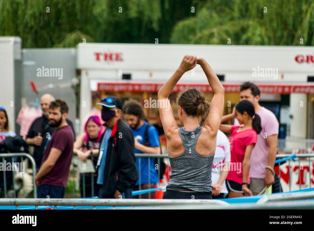 Runners starting line uk hi-res stock photography and images - Alamy