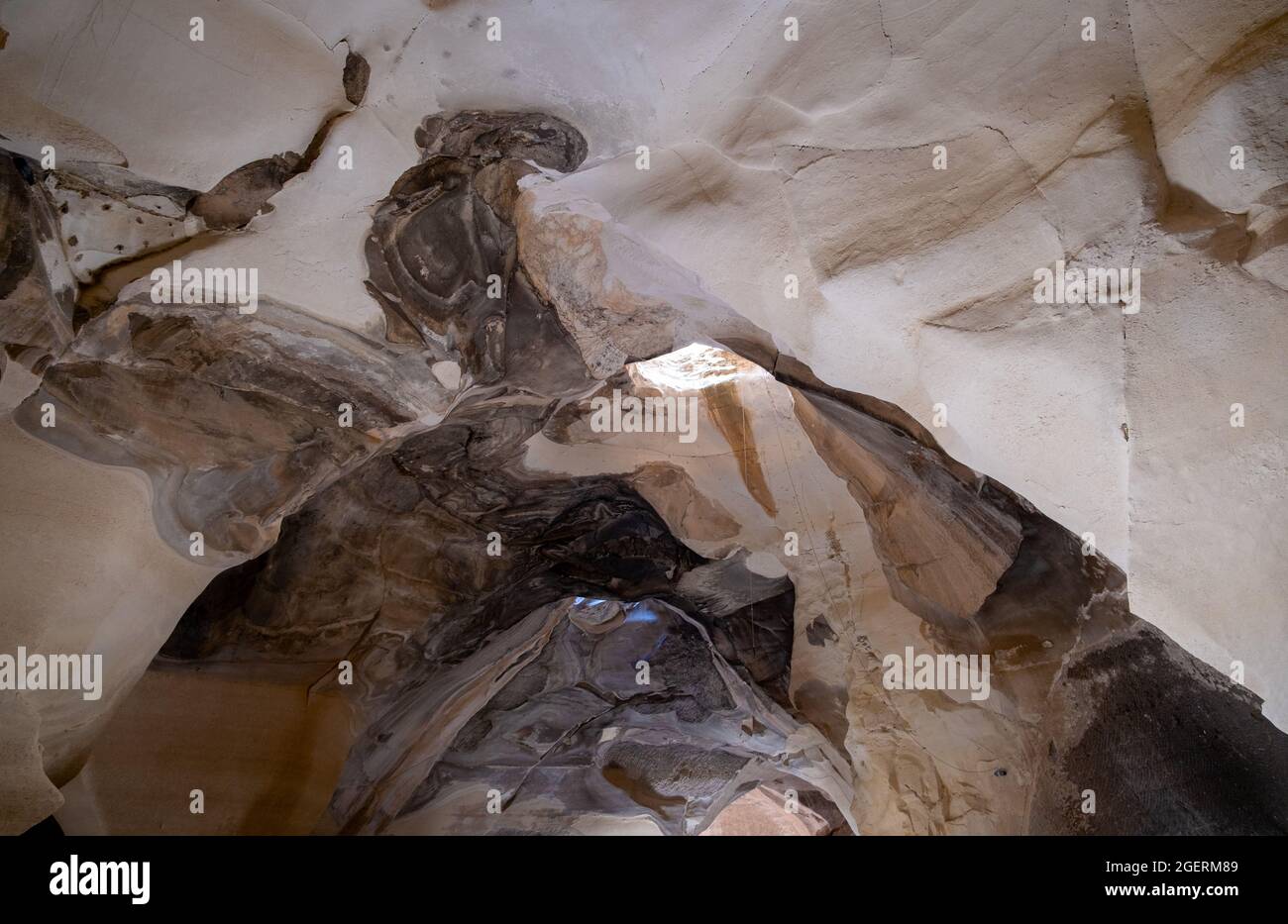 Chalk caves hi-res stock photography and images - Alamy