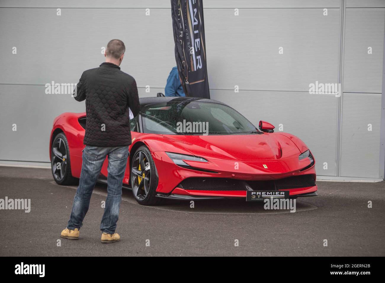 Yanni wrap car king hi-res stock photography and images - Alamy