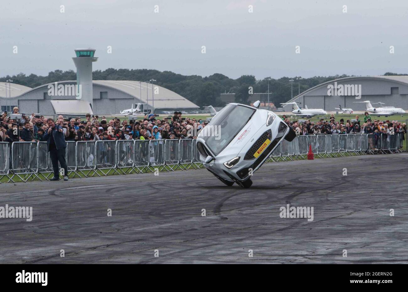 Yanni wrap car king hi-res stock photography and images - Alamy