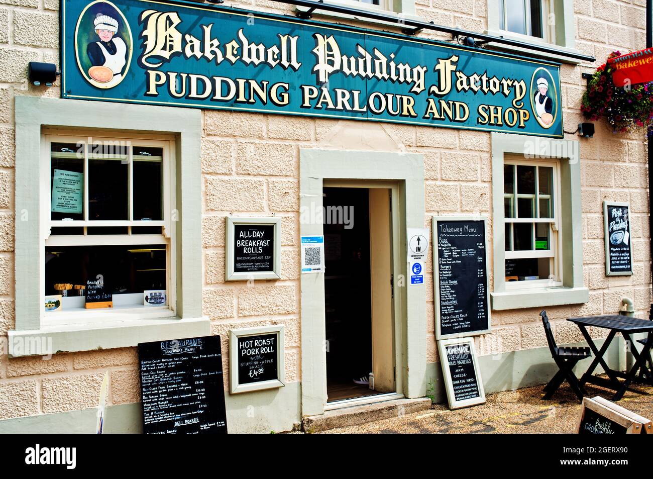 Bakewell pudding factory shop hi-res stock photography and images - Alamy