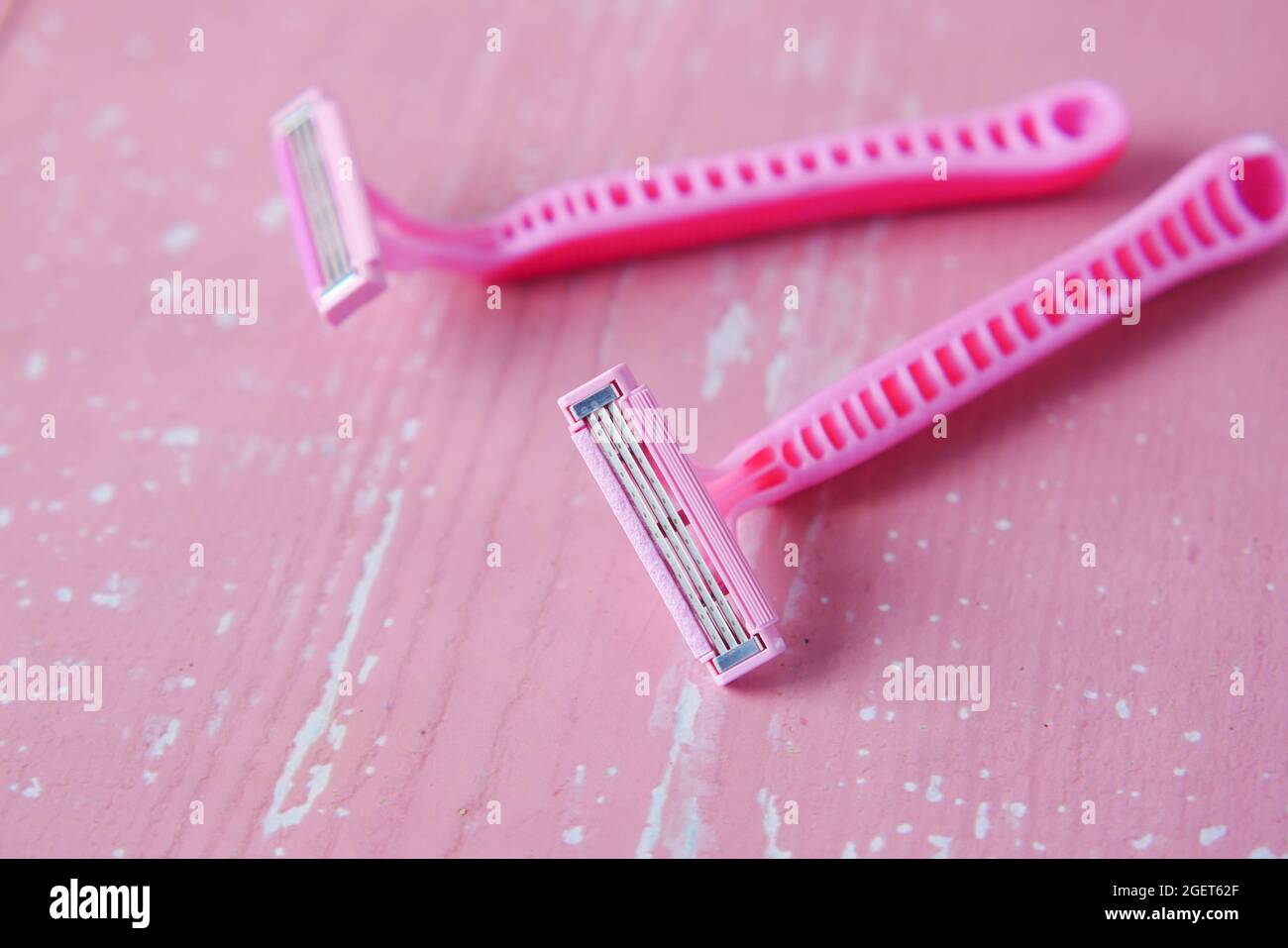 Razor pink blue hi-res stock photography and images - Alamy