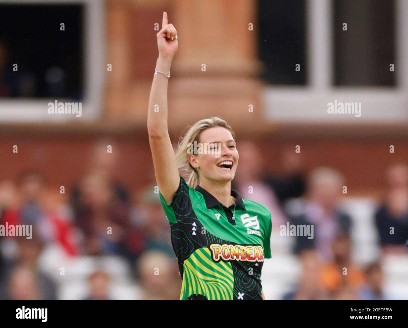 Lauren bell cricket hi-res stock photography and images - Alamy