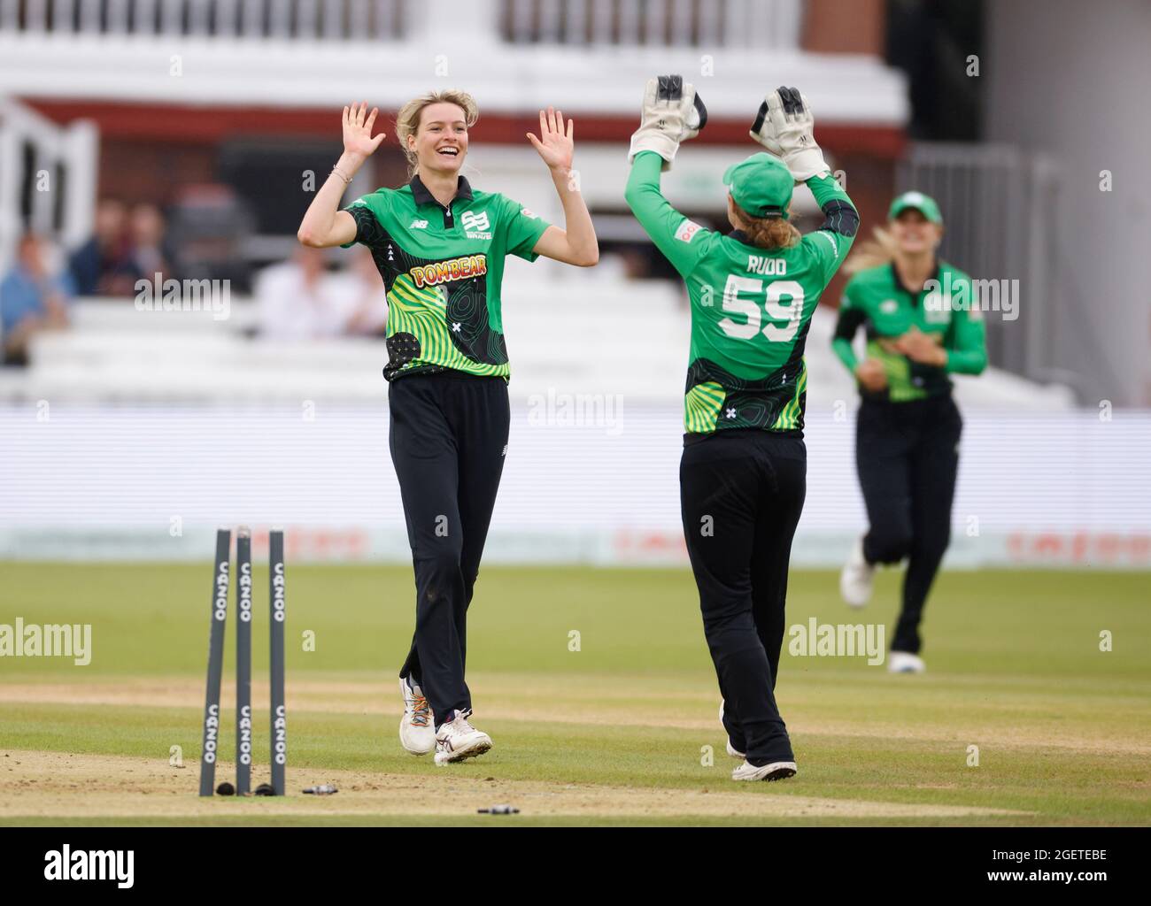 Lauren bell cricket hi-res stock photography and images - Alamy