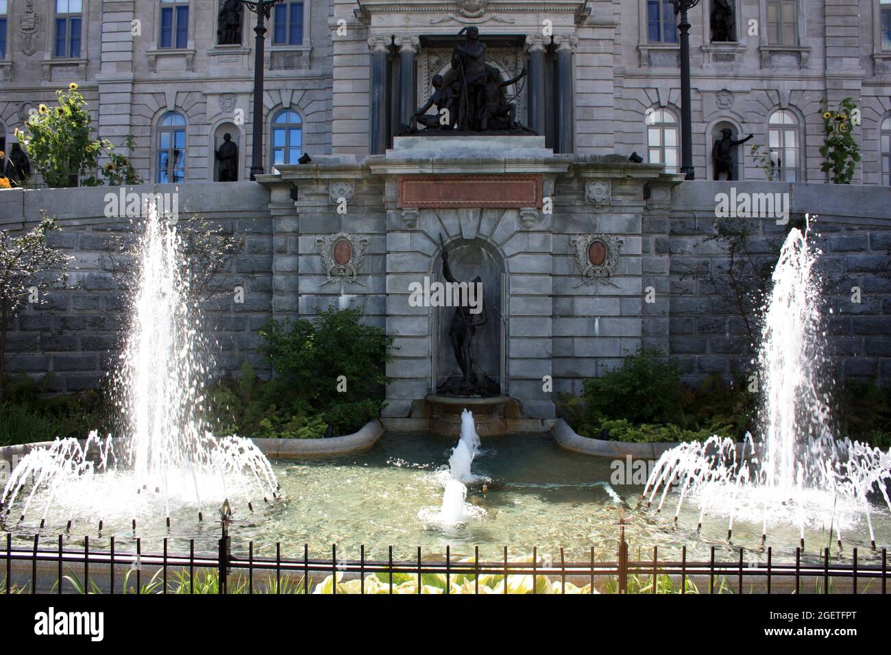 Fountain old quebec fountain hi-res stock photography and images - Alamy