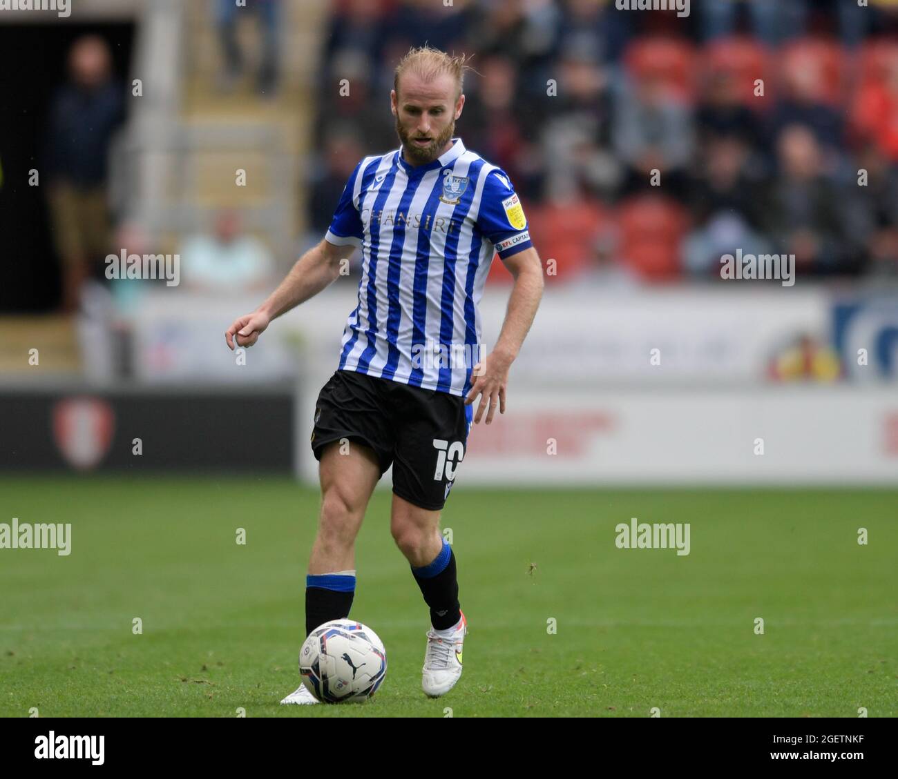 Barry Bannan #10 of Sheffield Wednesday with the ball Stock Photo - Alamy