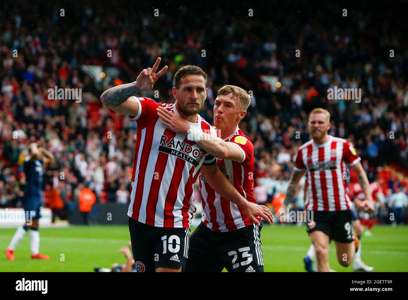 Billy Sharp #10 of Sheffield United Celebrates scoring a goal to make ...