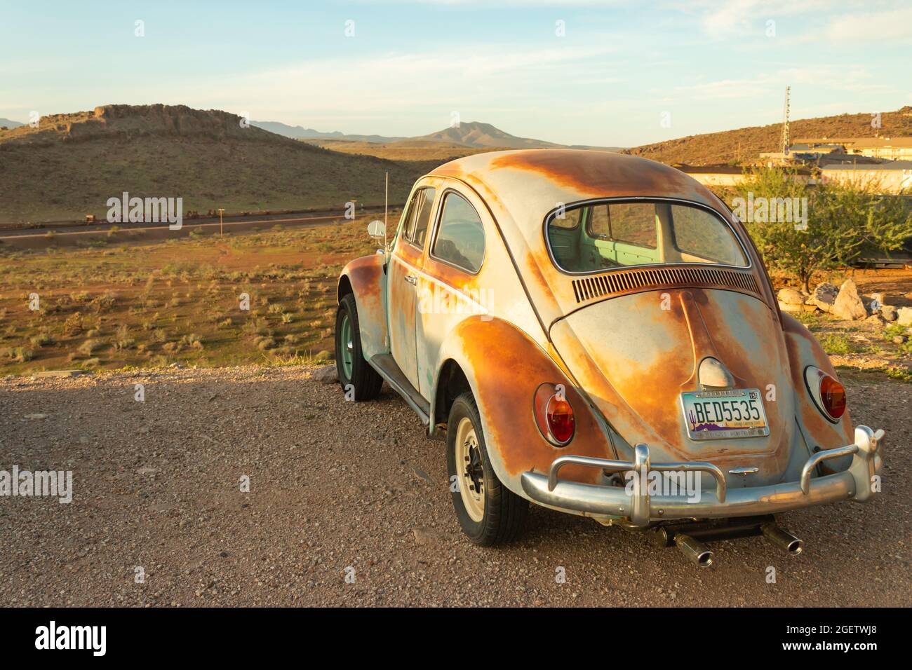 vintage rusty rat Volkswagen Beetle in the desert near Kingman Arizona Stock Photo - Alamy