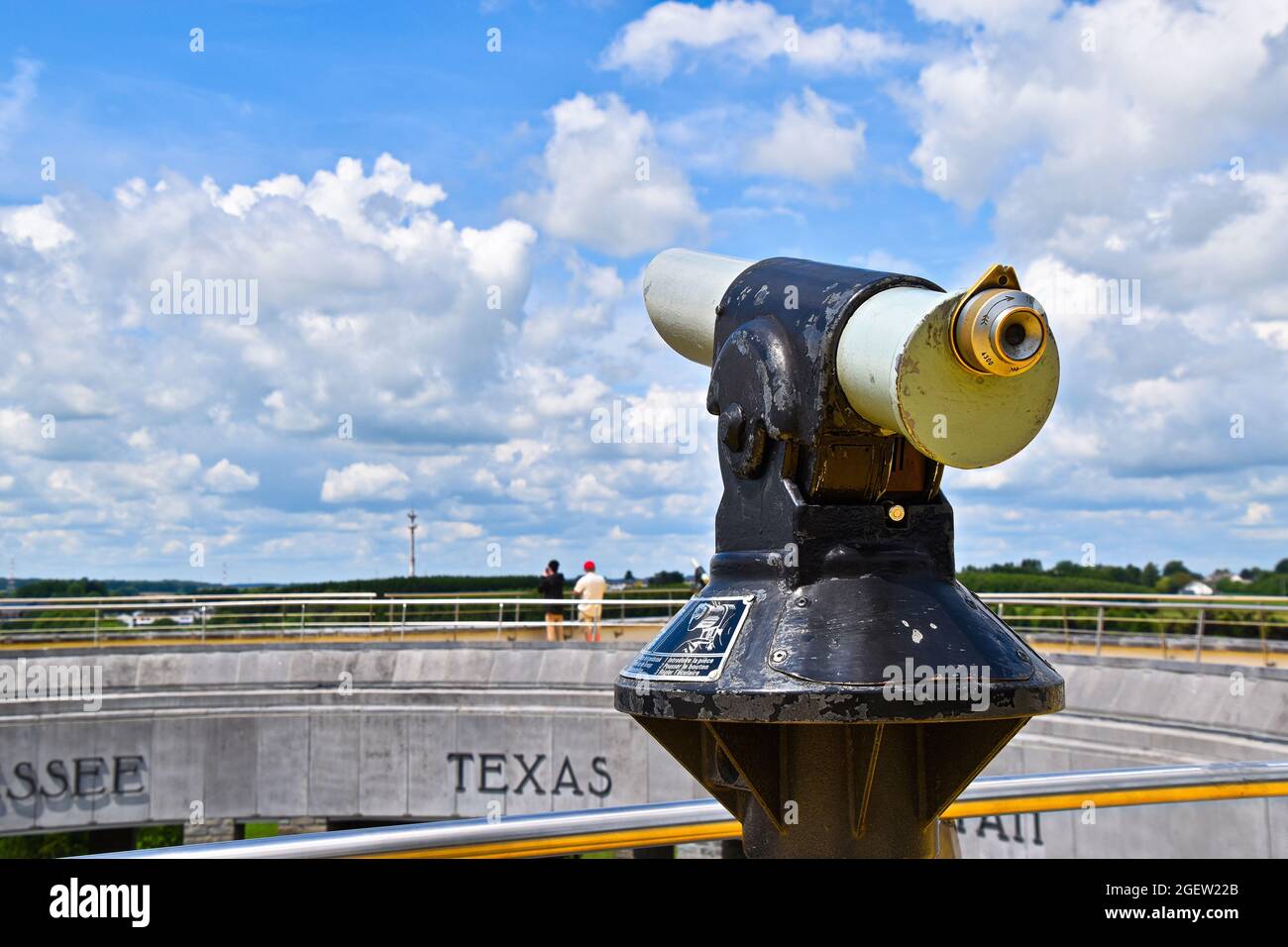 Far distance view hi-res stock photography and images - Alamy