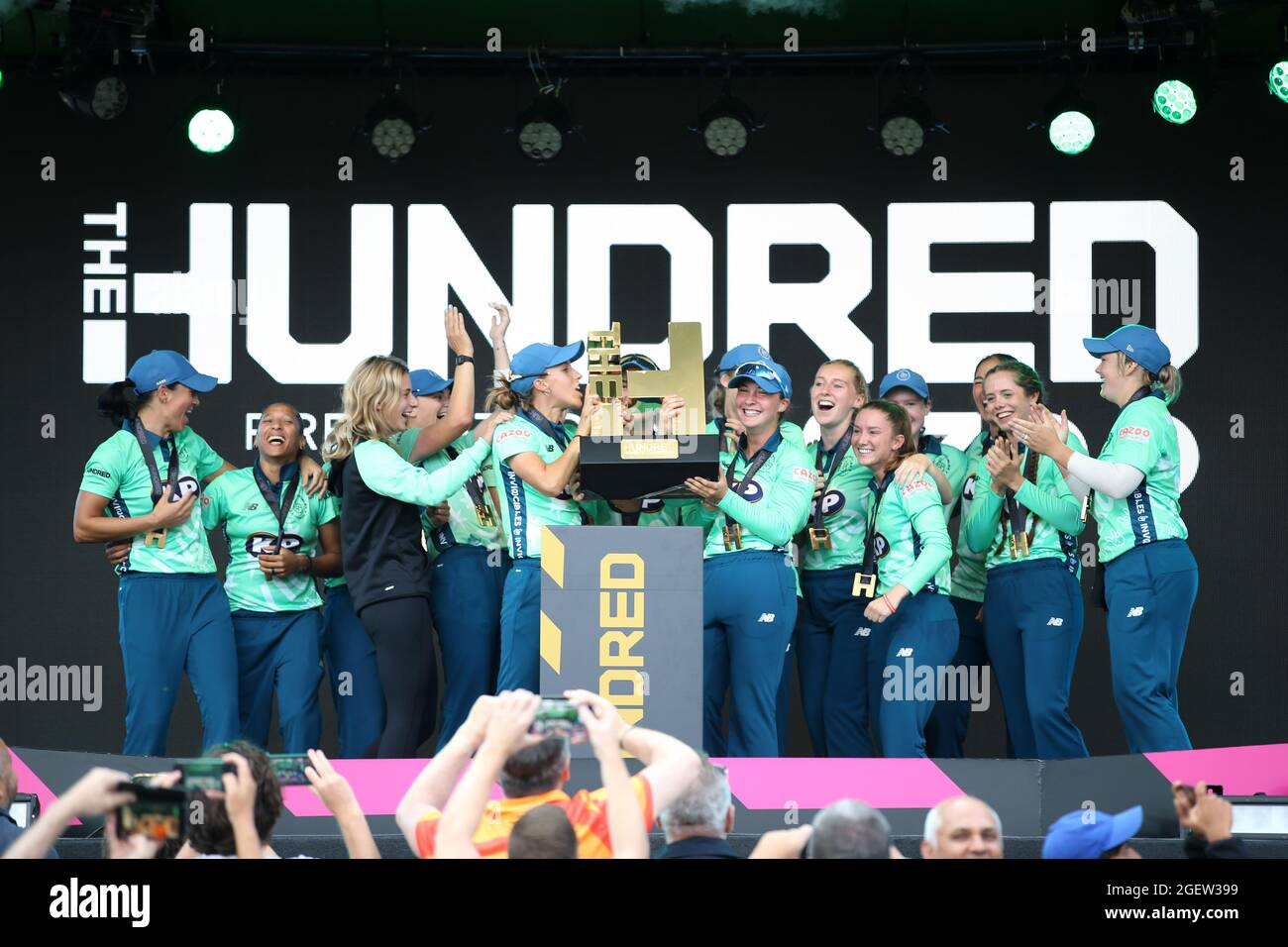 Oval Invincibles players lift the trophy upon winning the Women's Final ...