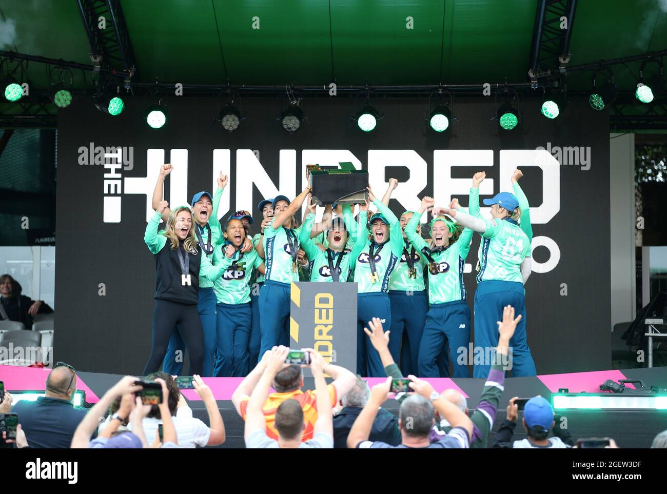 The hundred trophy lift hi-res stock photography and images - Alamy