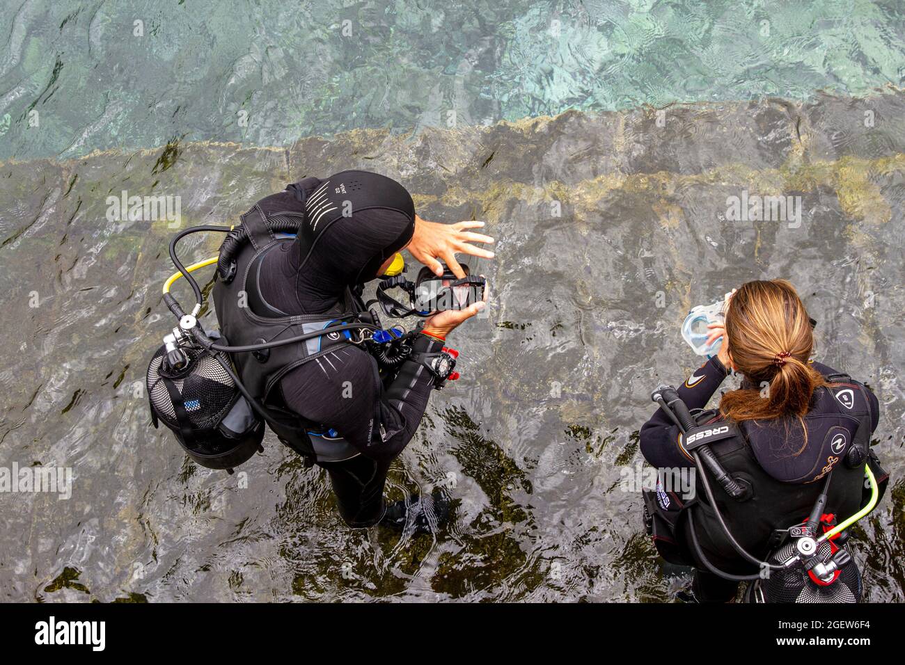 Scuba Diving Cleaning Goggles Stock Photo - Alamy