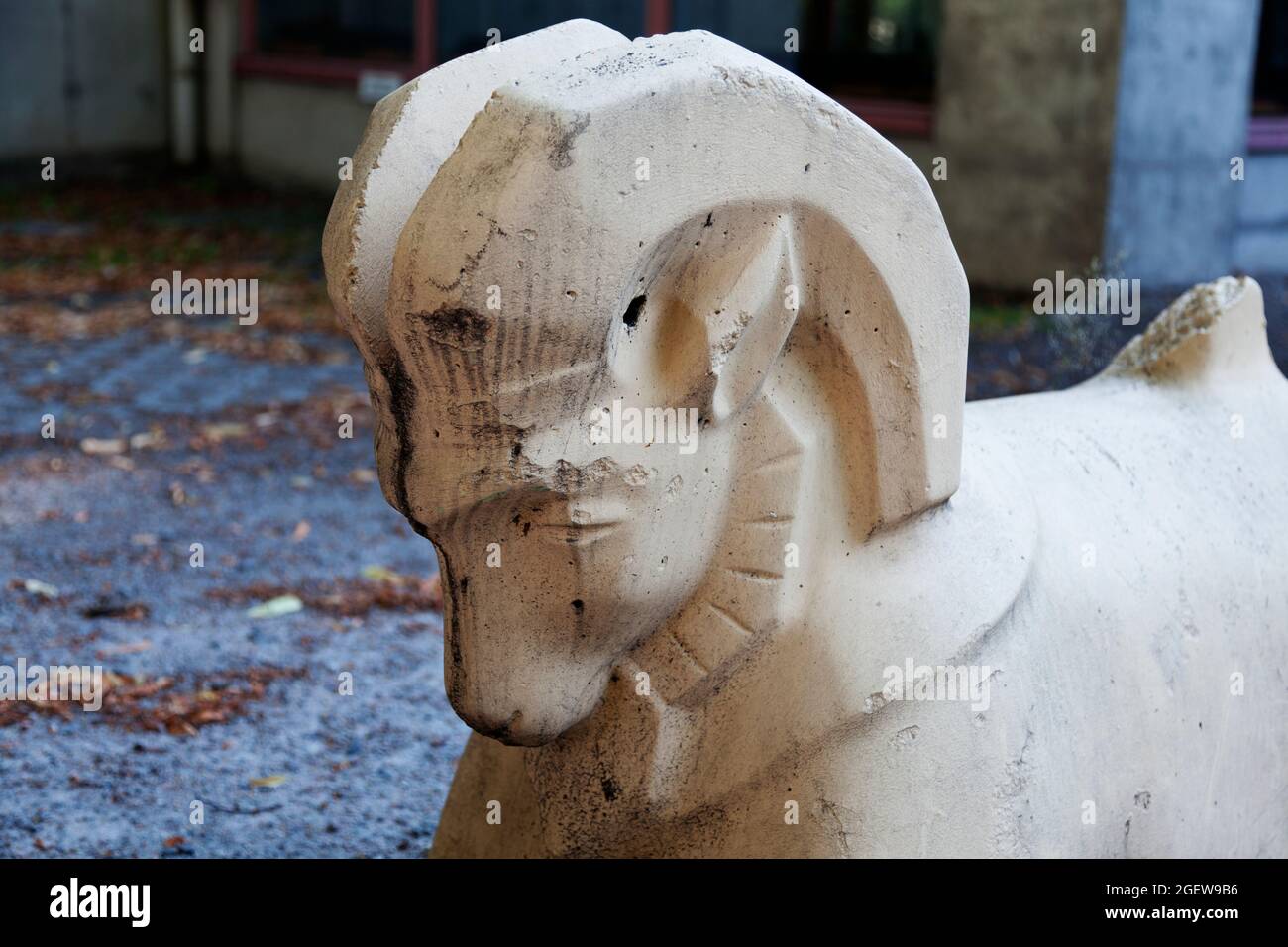 Aries sculpture hi-res stock photography and images - Alamy